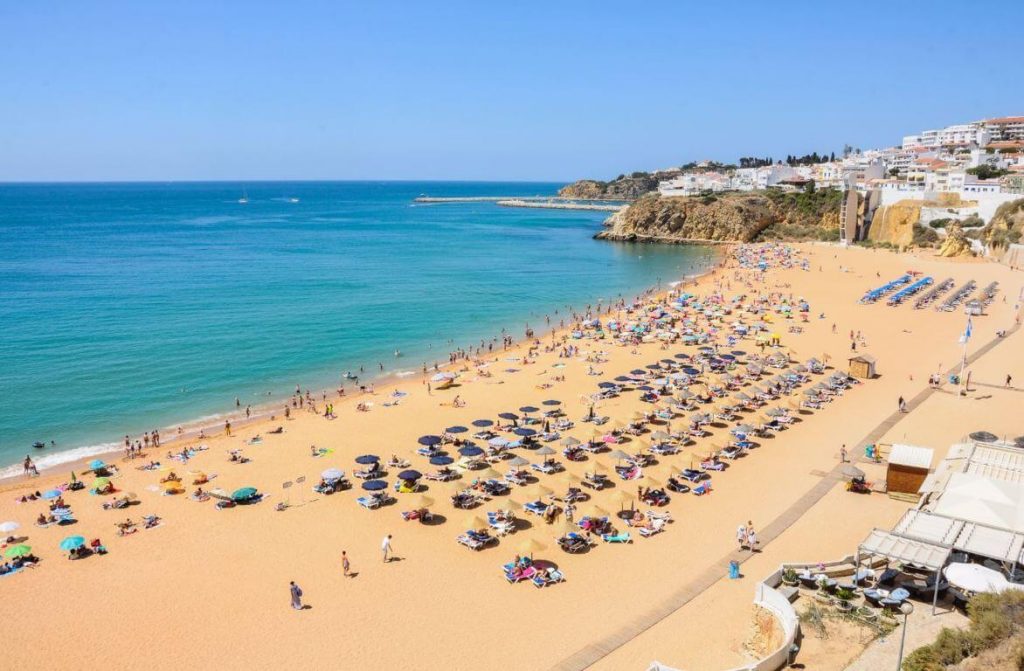 Praia do Túnel (Peneco): Best Guide to the #1 City Beach in Albufeira