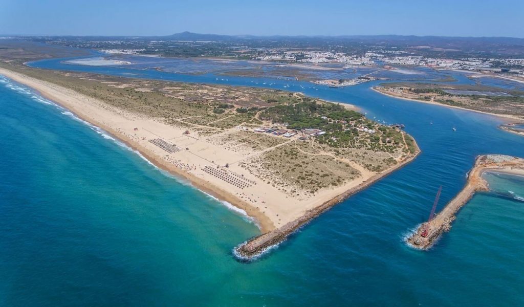 Ilha de Tavira: The Complete Guide to The #1 Island of the Algarve