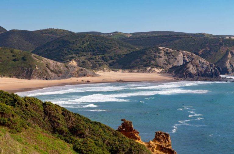 Praia do Amado: The #1 Guide to The Best Surf Beach of the Algarve