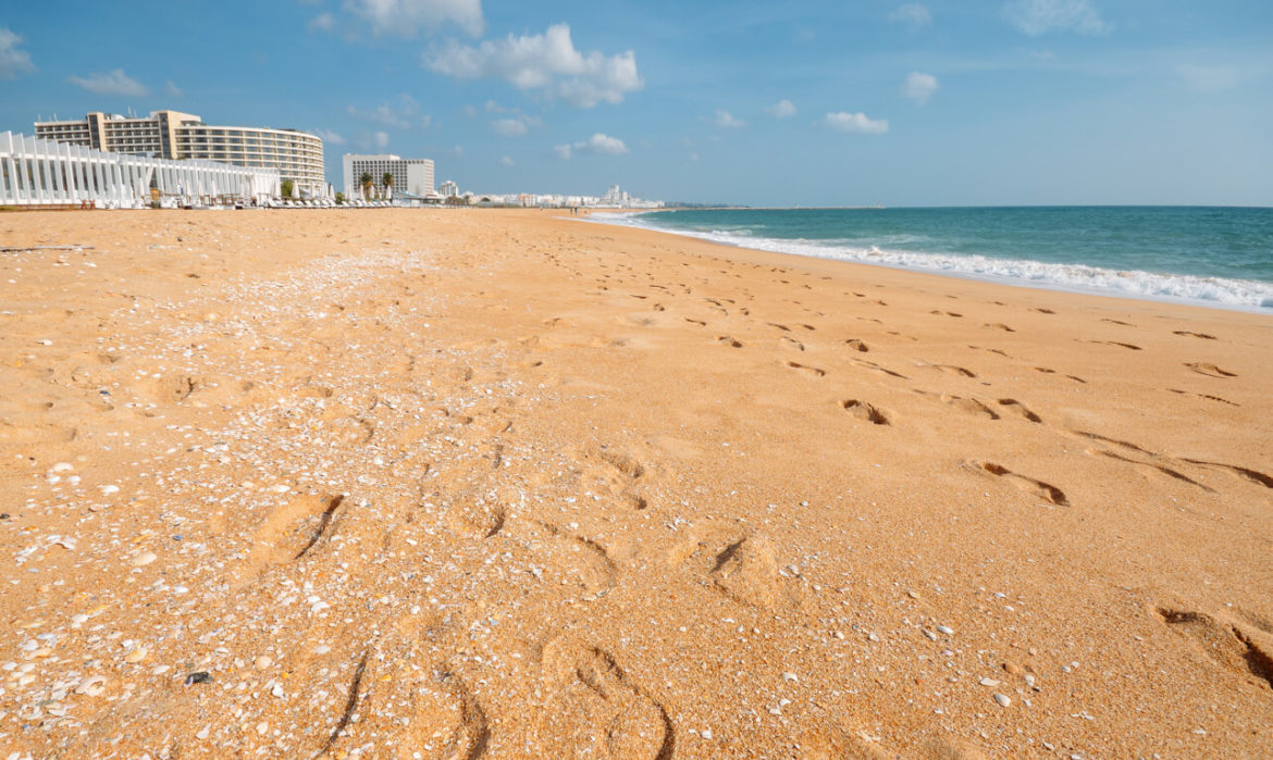 Praia de Vilamoura: The #1 Guide to This Luxury Beach