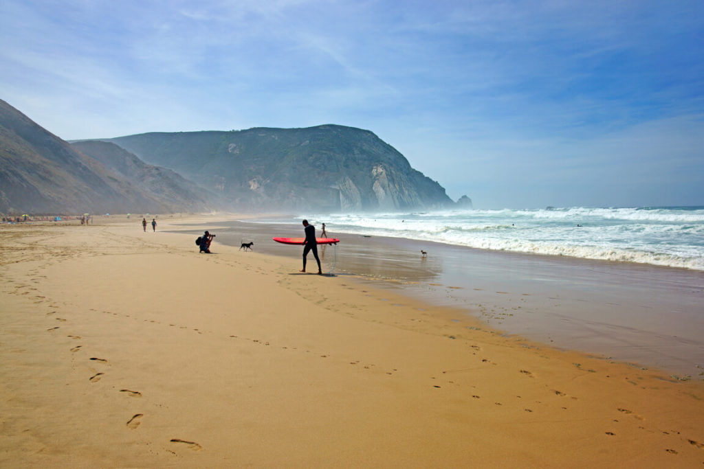 Praia do Castelejo: The #1 Guide To This Surf Paradise Beach